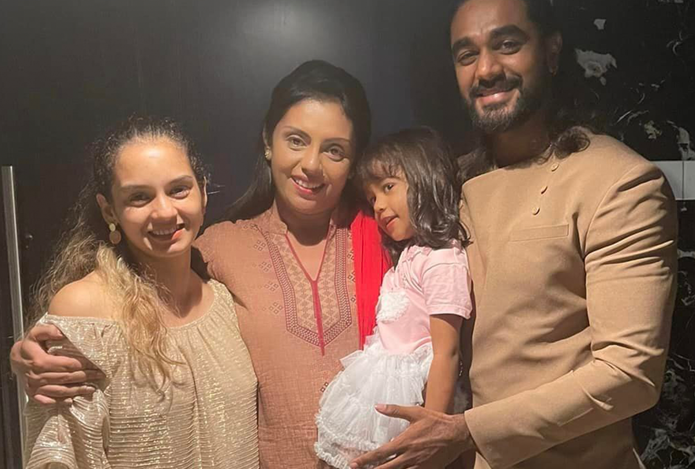 යශෝධා විමලධර්ම අකිල ගැන හදිිසියේම පල කළ සටහන මෙන්න - Siyatha 24Siyatha 24