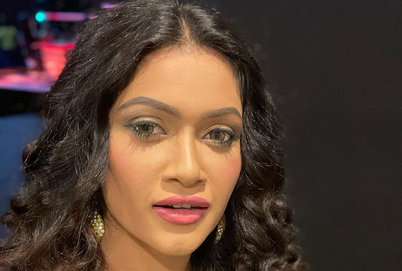 චුලක්ෂි රණතුංග කොහෙද මේ ගිහින් තියෙන්නේ … - Siyatha 24Siyatha 24